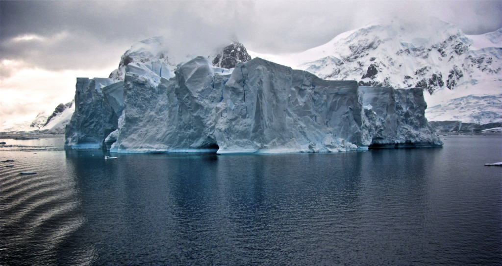 Antarctic temperature record: A warning for the future? - The Oxford ...